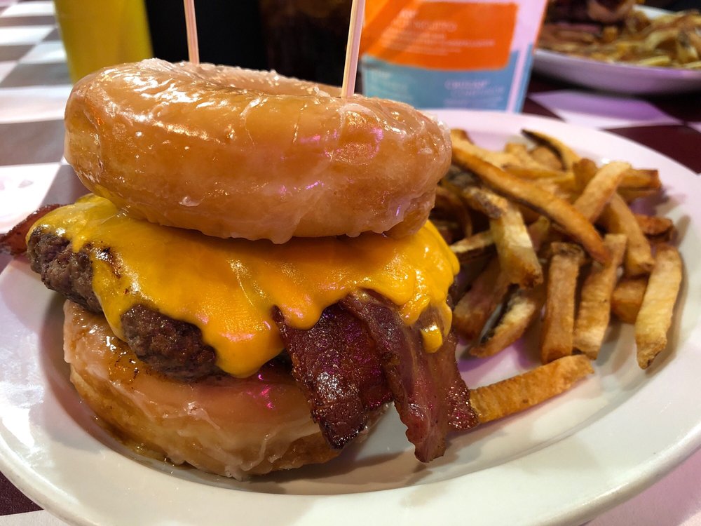 Durty Gurts Burger Joynt | Best Burger in Galena